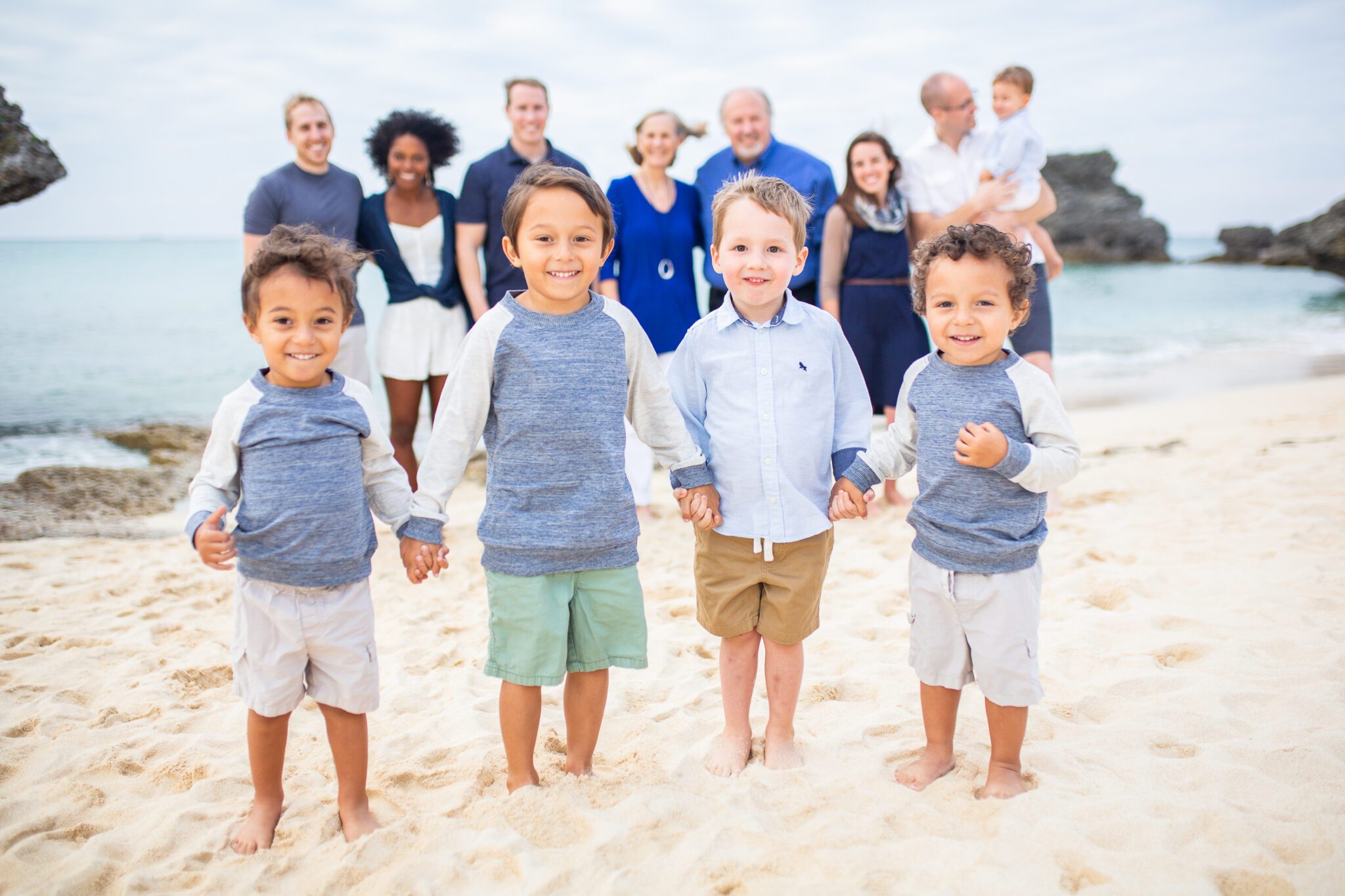 3 Best Reasons Why You Must Do an Extended Family Photoshoot - Alison ...