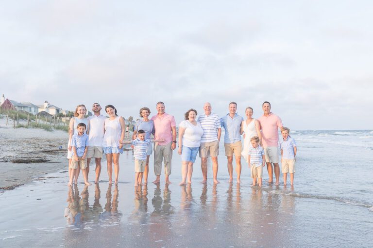 3 Best Reasons Why You Must Do an Extended Family Photoshoot - Alison ...