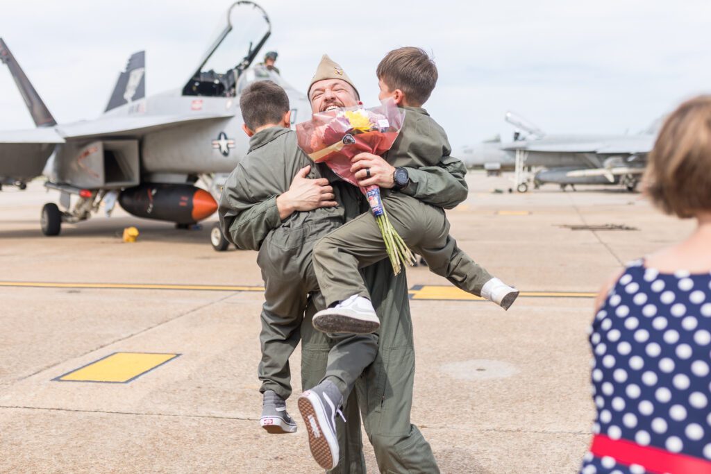 Navy Aviation Homecoming - Alison Bell Photographer