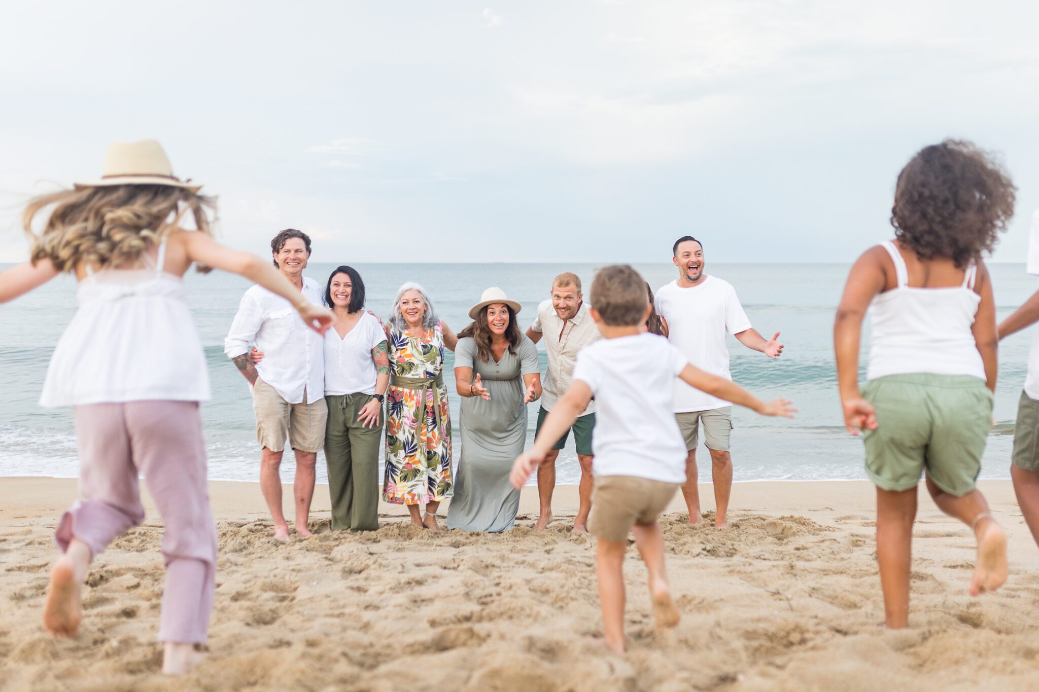3 Best Reasons Why You Must Do an Extended Family Photoshoot - Alison ...