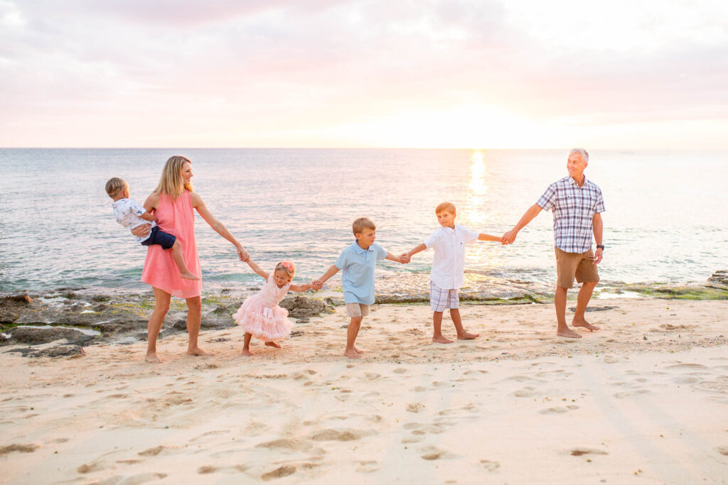 Best 5 Tips for Hawaii Family Photo Outfits - Alison Bell Photographer