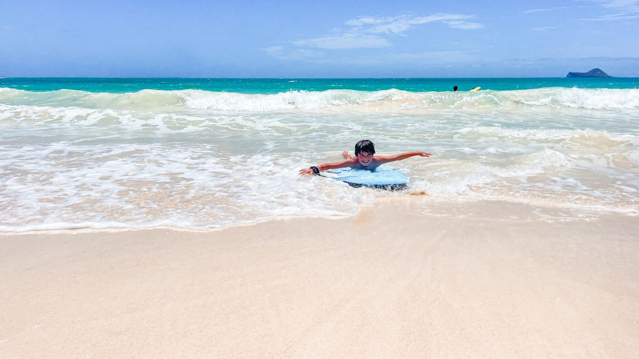 Best Oahu Beaches for Boogie Boarding - Alison Bell Photographer